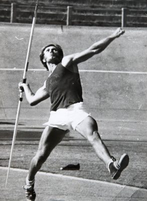 South African athletics legend dies at the age of 65 - LNN ...